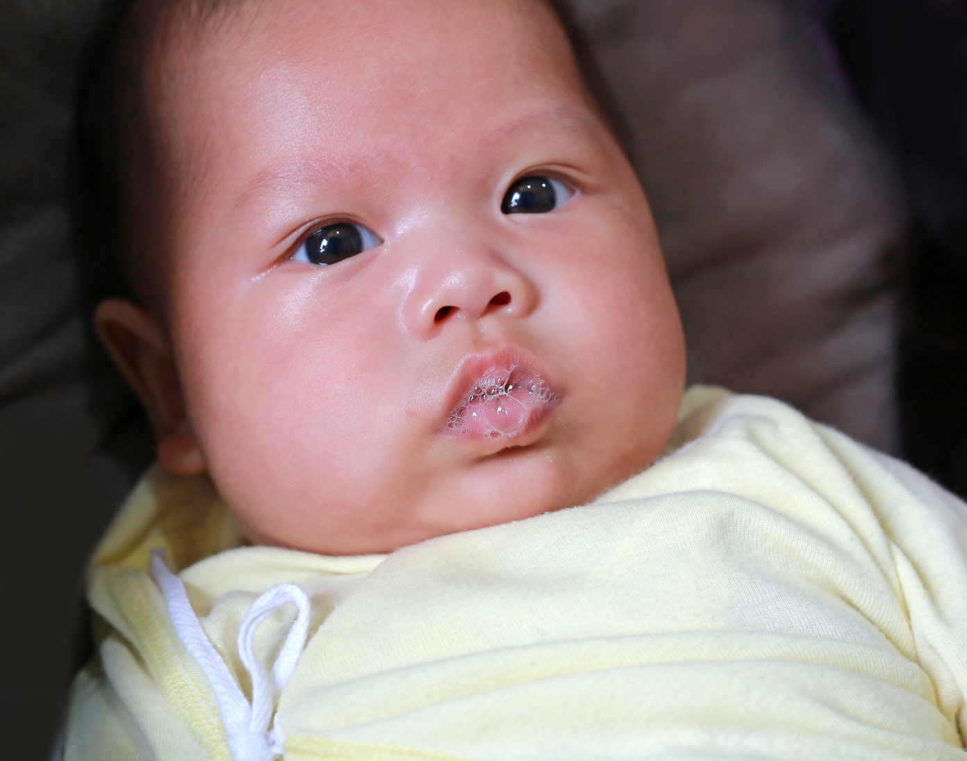 Spucken bei Babys: Was ist normal - MamiMio - Der Blog für Mütter und ...